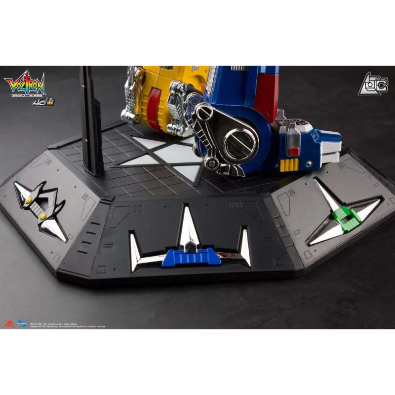 Robot Voltron Collector’s Set 40th Anniversary Toynami Voltron